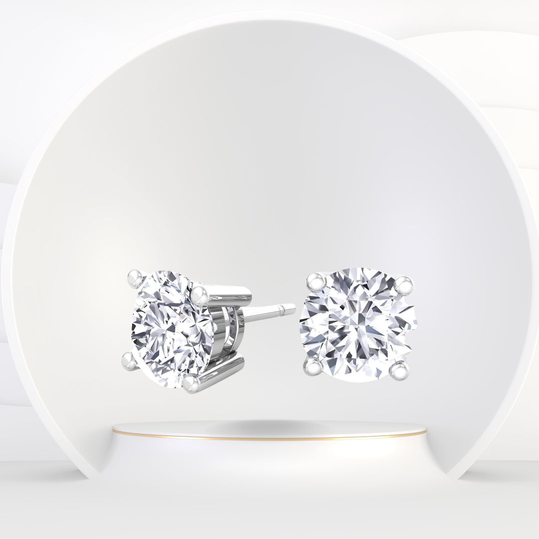 round cut diamond stud earrings